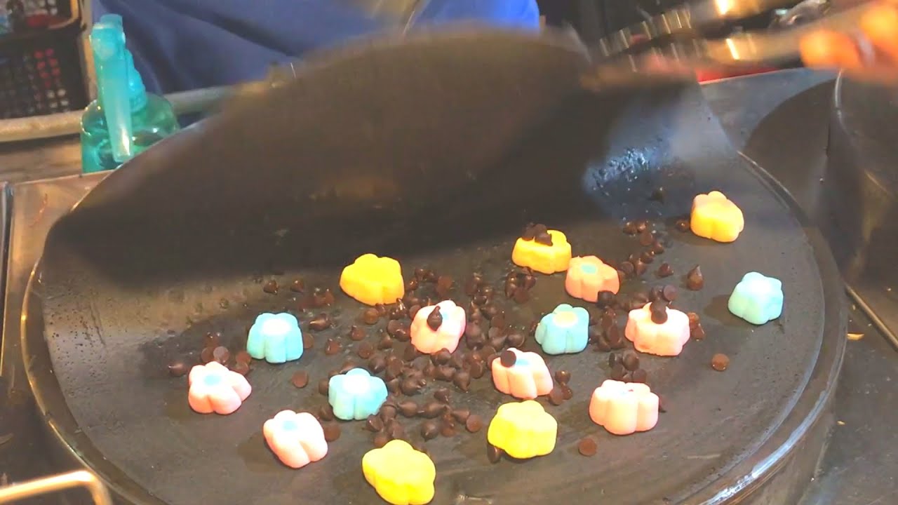 Scallop • Marshmallow Crepe • Pad Thai • Roasted Suckling Pig • Sausage ...