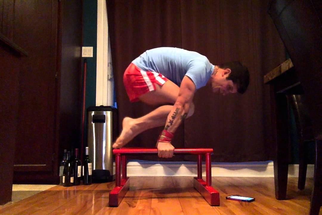 Planche tuck hold - YouTube
