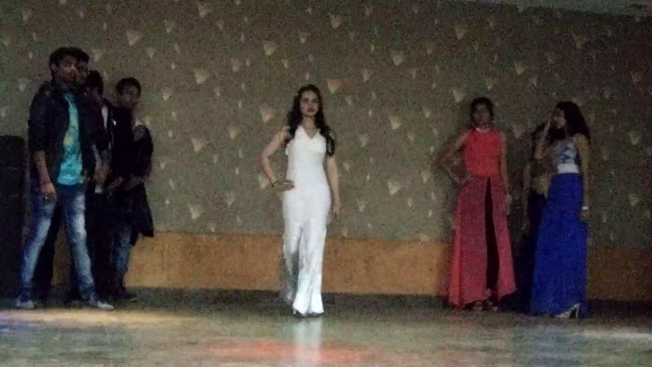 Best rampwalk ever seen in college || best rampwalk || rampwalk ...