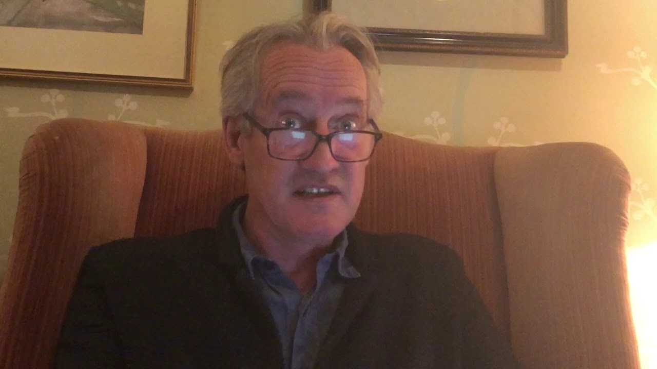 4. The Lion and Albert. Marriott Edgar. - YouTube