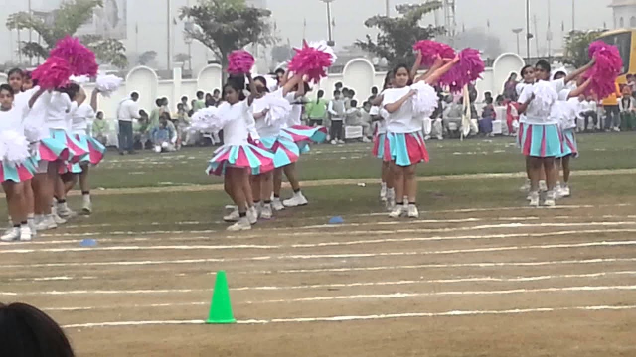 Pom Pom Dance - YouTube