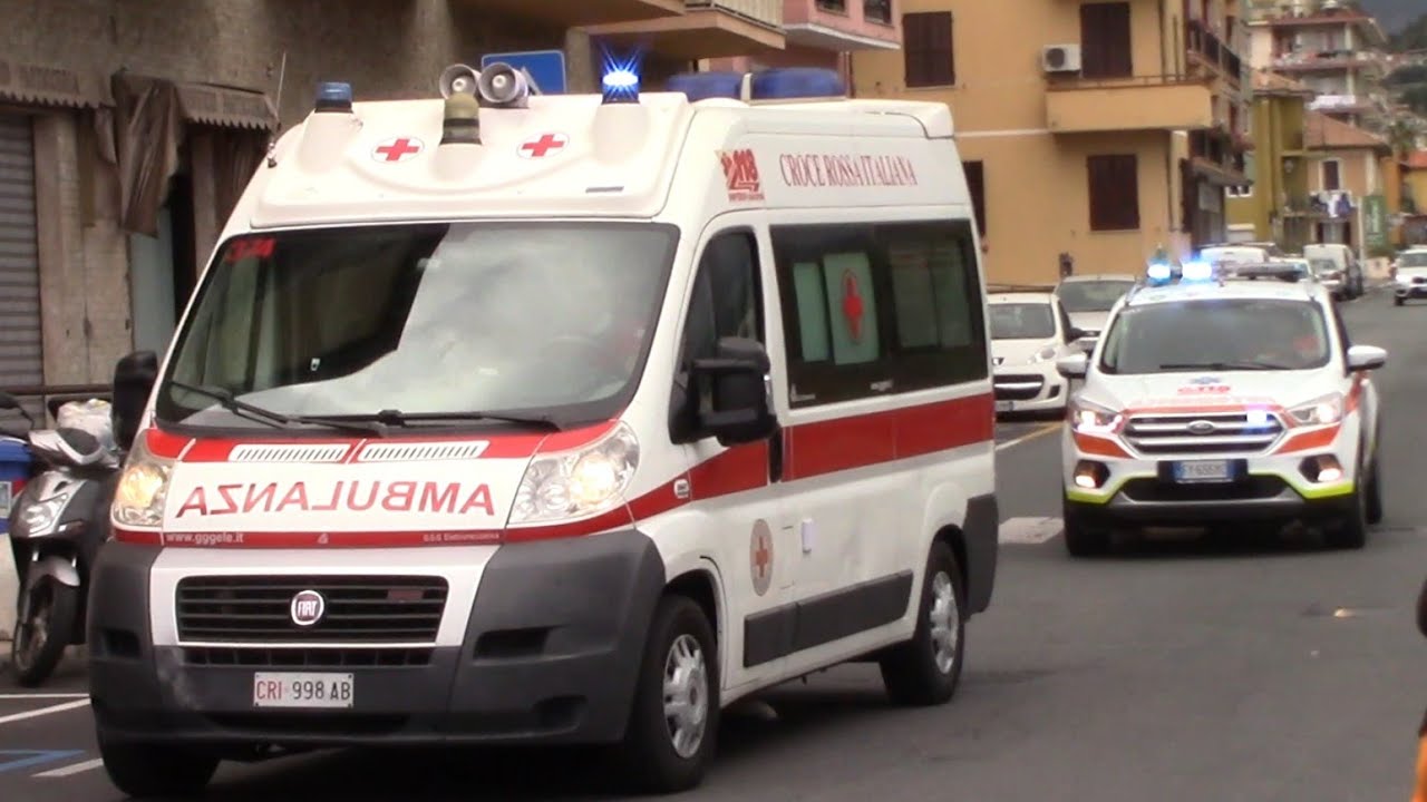 374-Ambulanza CRI Pieve di Teco+Automedica Alfa 1 in emergenza - YouTube