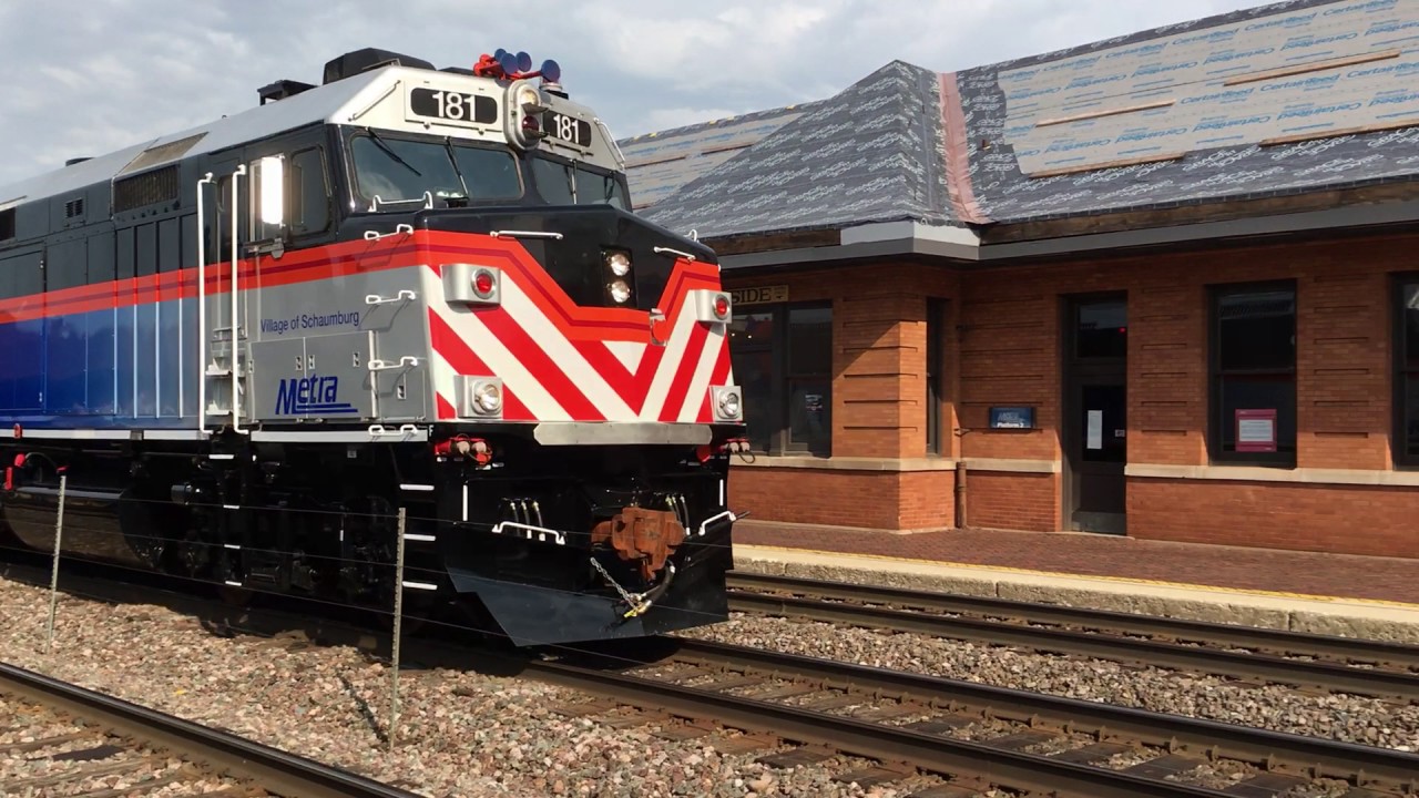 Outbound Metra 181 Express Passing Riverside IL - YouTube