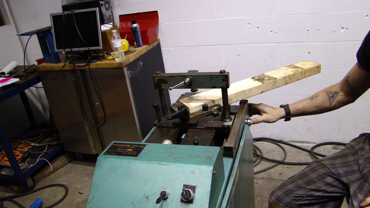 Cassese v nailer wood frame machine 276a underpinner joiner - YouTube