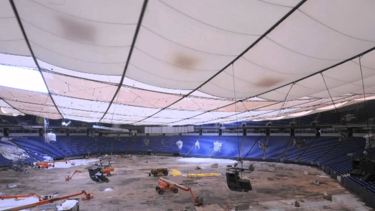 The Metrodome gets a new roof - YouTube