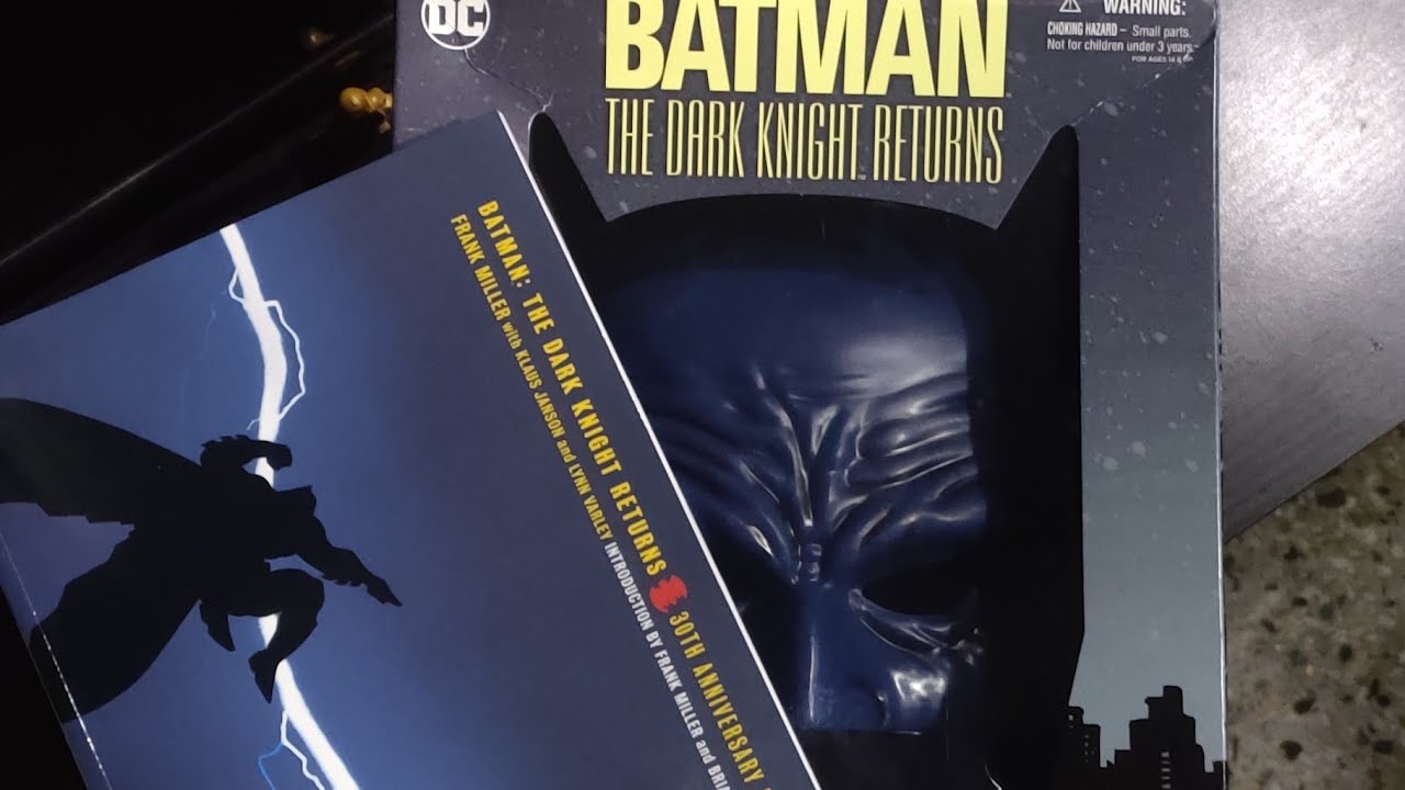 DC Comics BATMAN The Dark Knight Returns - Comic Book & Mask Set ...