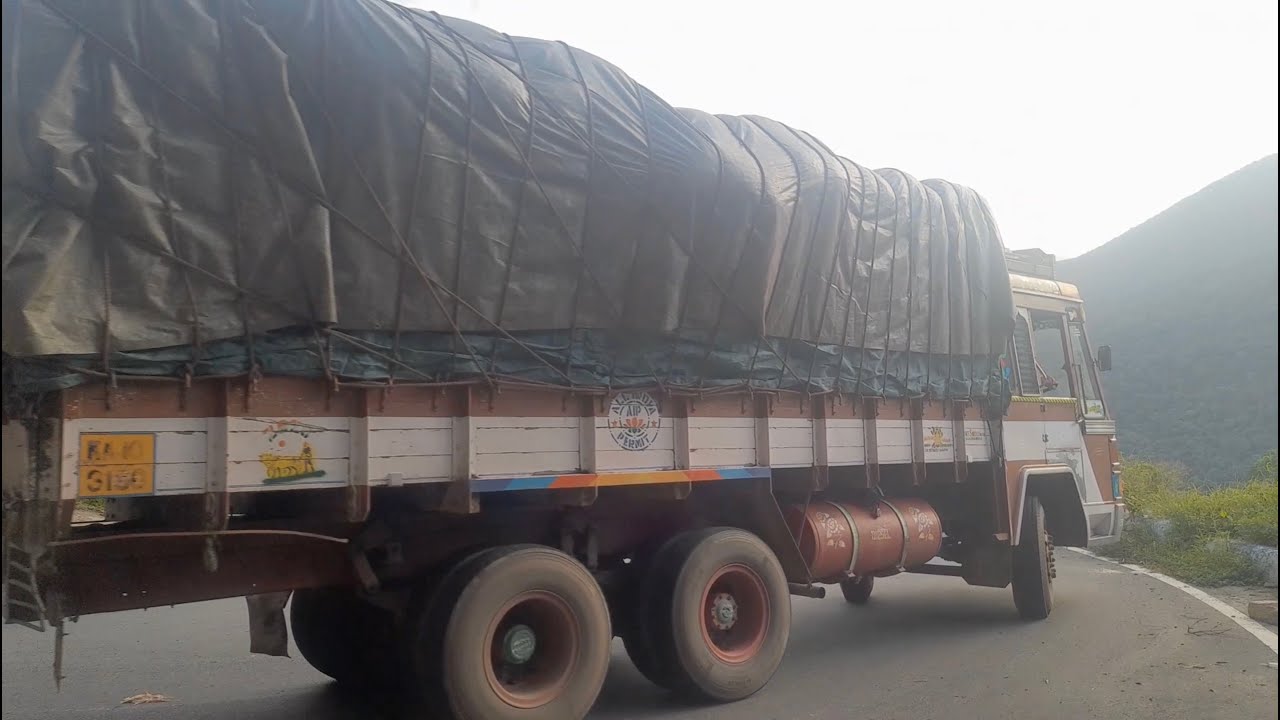 Heavy Load Trucks Lorry Performance in Hills - YouTube