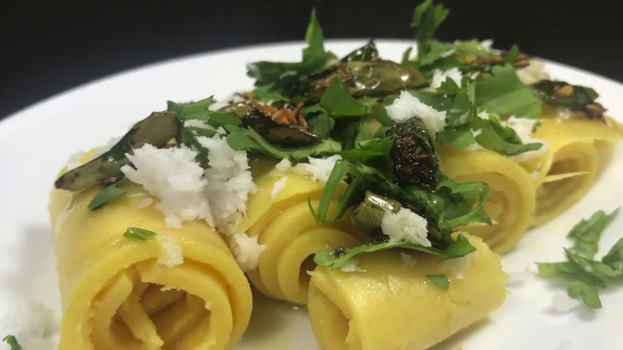 Khandvi Recipe / Famous Gujarati Snack / Ami's Lifestyle - YouTube