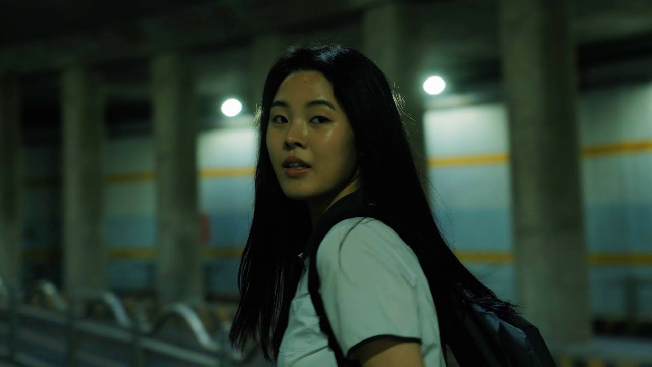 이루리 (Luli Lee) - HOWL [Teaser2] - YouTube