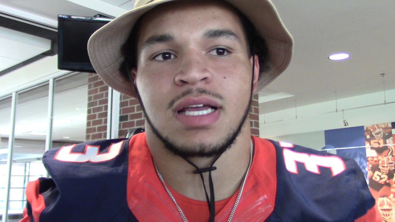 Linebacker Tre Watson at Illinois media day - YouTube