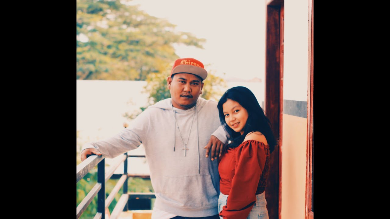 ROMIE SIMARMATA FEAT CHYNTIA MARPAUNG-TEMANI KU (MV) - YouTube