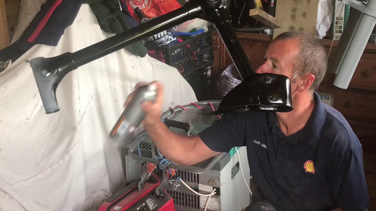 Honda Express nc50 rebuild - Part 3 - Painting the frame!! - YouTube