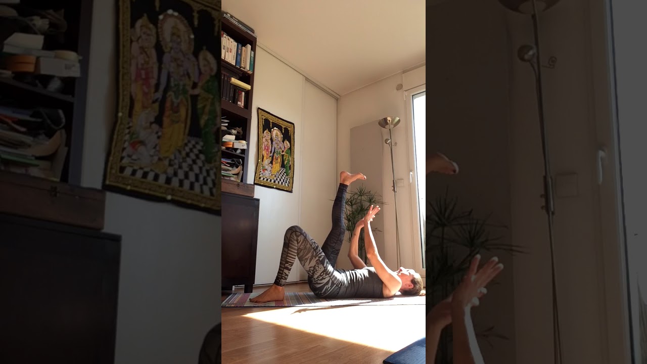 Faire le plein d’énergie avec des postures au sol - yoga doux - YouTube