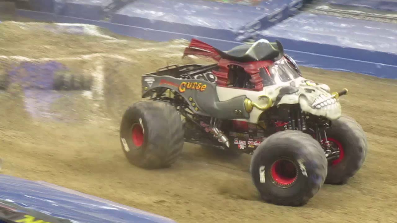 Monster Jam at Milwaukee 1-18-19 night show Justin Hicks in Pirates ...