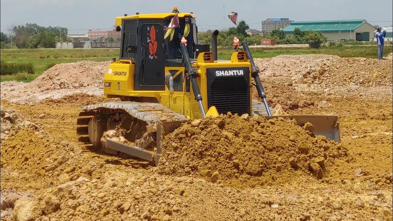 GREAT JOB HEAVY BULLDOZER SHATUN WORKING PUSH STONE AND HEAVY DUMP ...