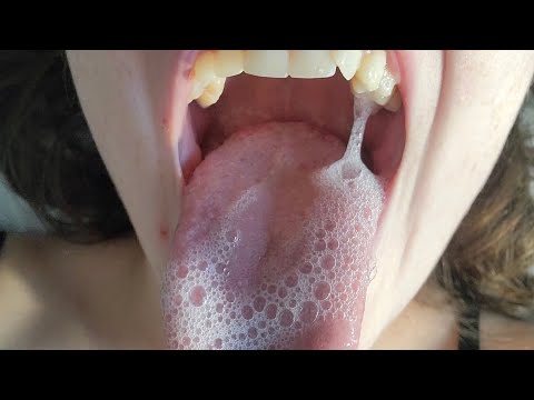 Giantess ASMR - mouth bubbles!