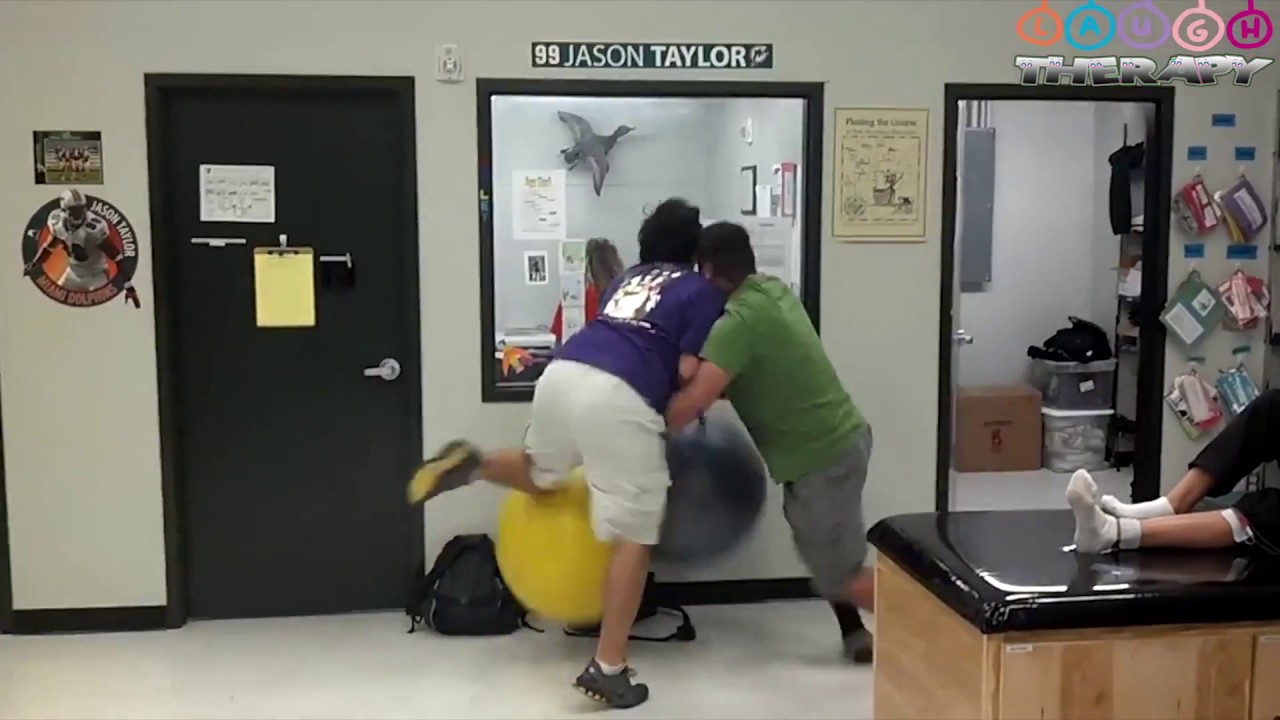 10 Minutes of Yoga Exercise Ball Fails You Shouldn't Miss | Laugh ...