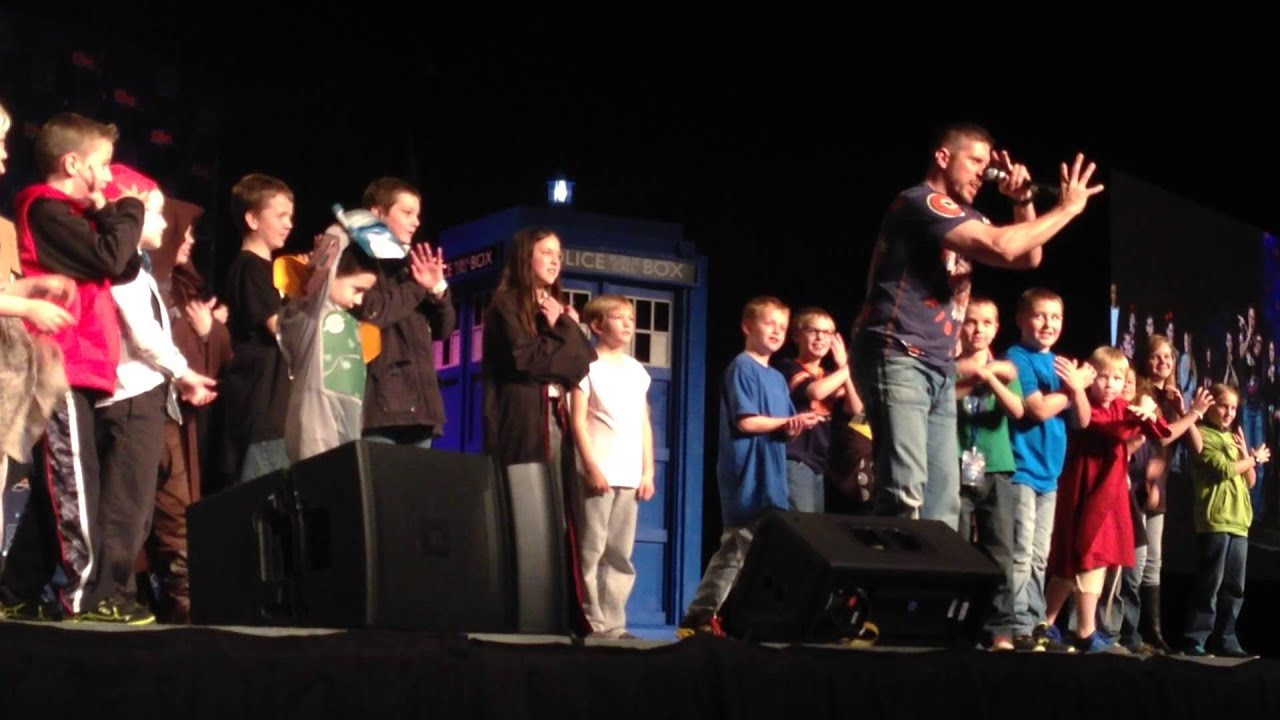 Ray Park teaches Kids Jedi moves at FanX 2015 - YouTube