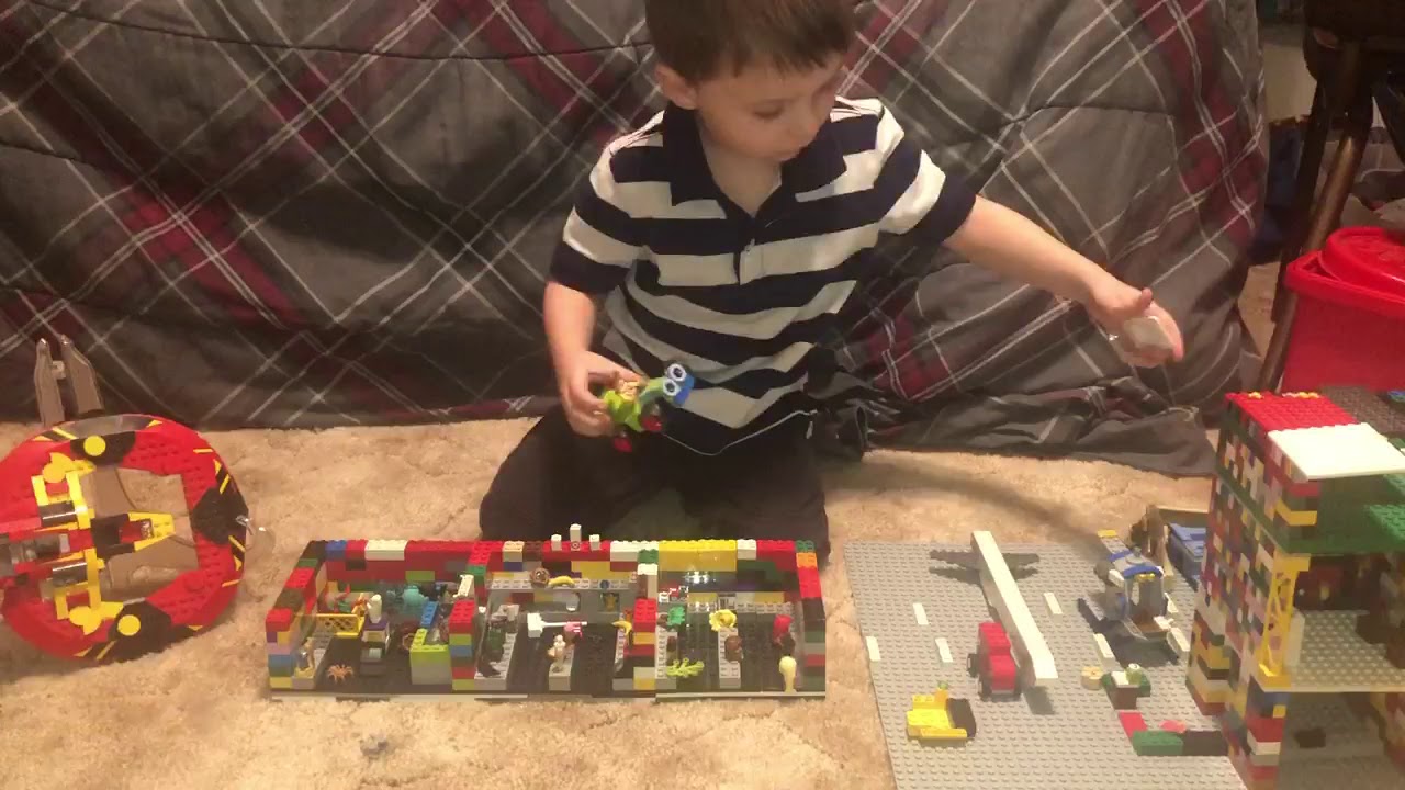 Tyler LEGO vid - YouTube