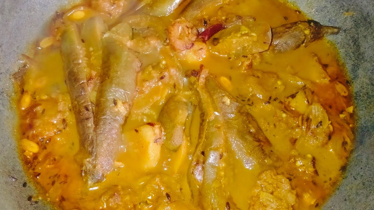 बैंगन के साथ अदौरी कि सब्जी ओभि भर्ता जैसा बनाए। बहुत स्वादिष्ट सब्जी ...