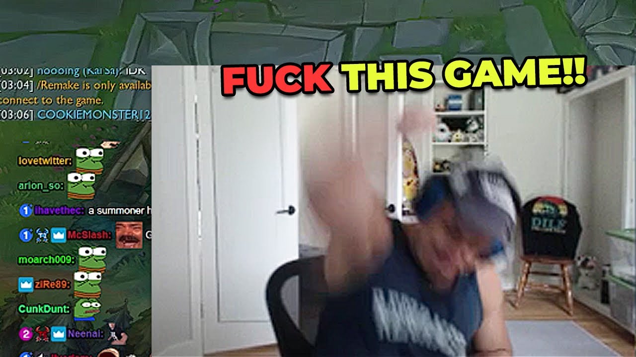 Tyler1 BREAKS His Keyboard Over BUG - YouTube