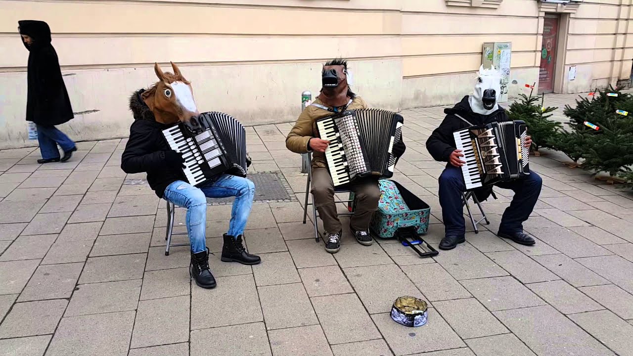 Street musicians in Vienna - YouTube