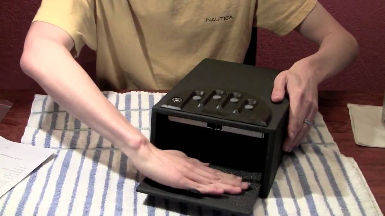 Gunvault GV1000C-DLX Deluxe Gun Safe Unboxing - YouTube