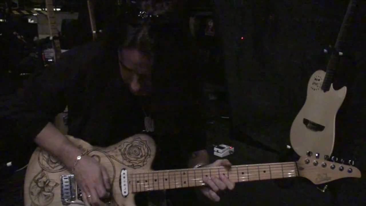 Dave Kilminster Lead Guitarist for Roger Waters The Wall Live - YouTube