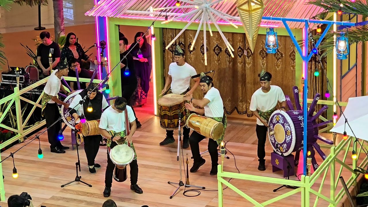 [4K] RAYA 2025 MUSICAL PERFORMANCE at Queensbay Mall Penang - YouTube