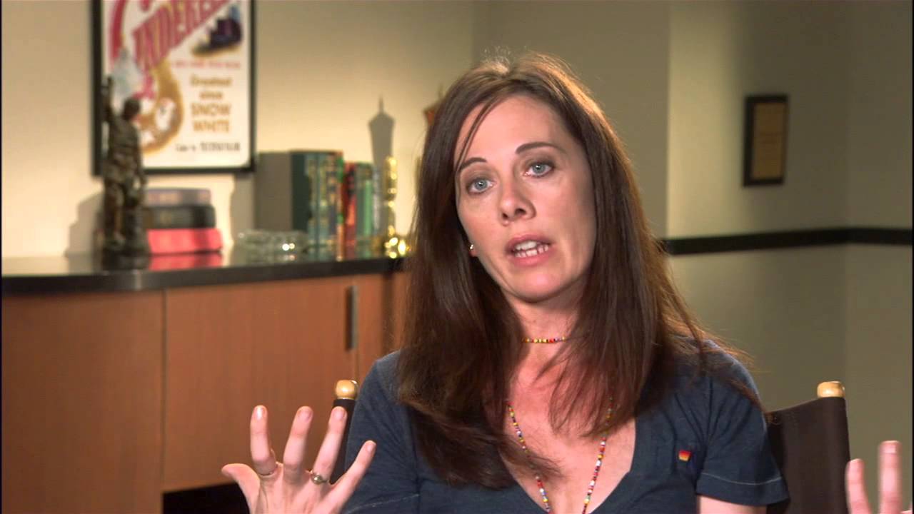 Saving Mr. Banks: Kelly Marcel On Set Interview | ScreenSlam - YouTube