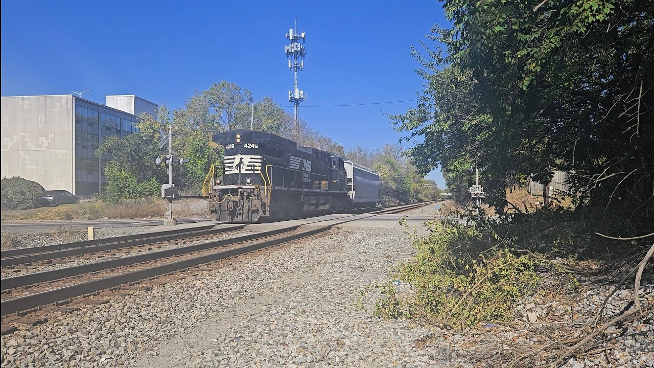An Engine Moving A Hopper - YouTube