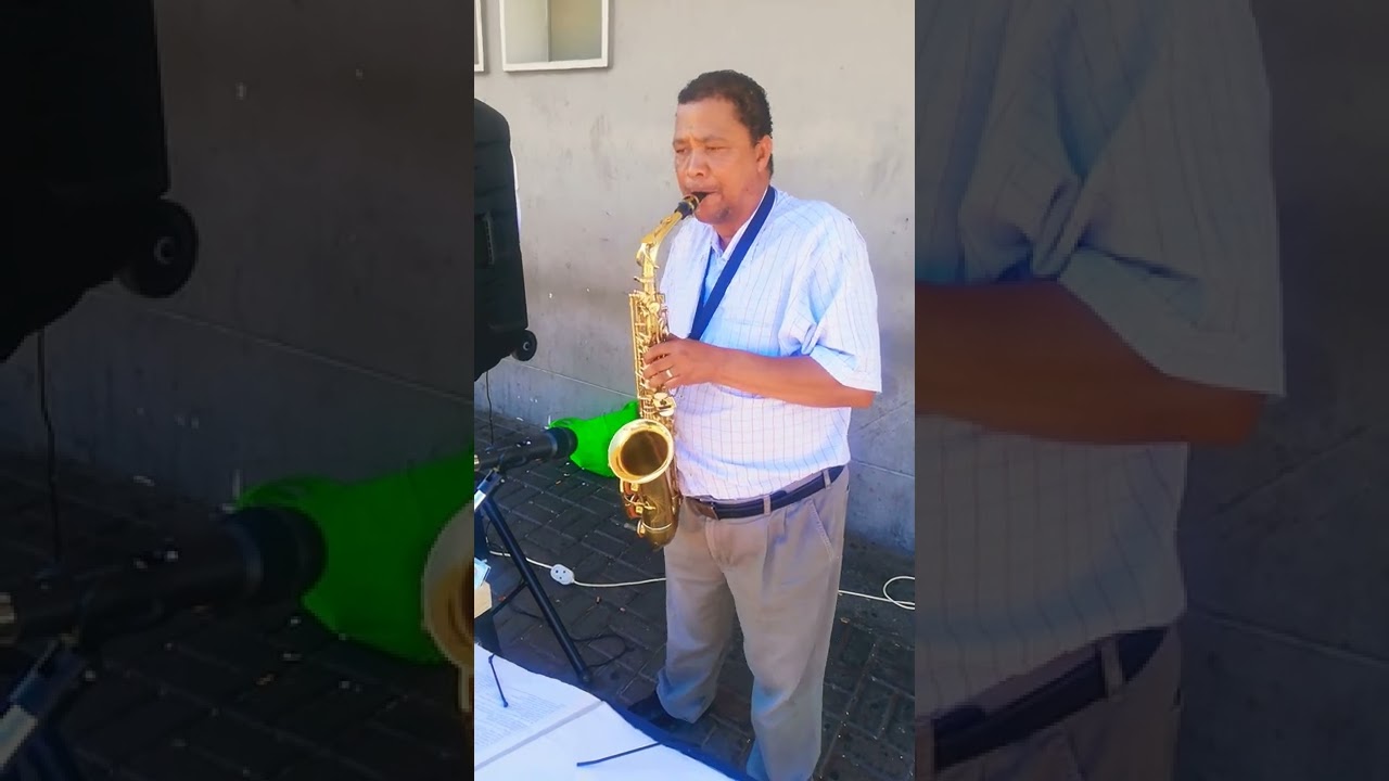Lionel Richie - Stuck on you (Saxophone Cover by Mannie De Wee) #Shorts ...