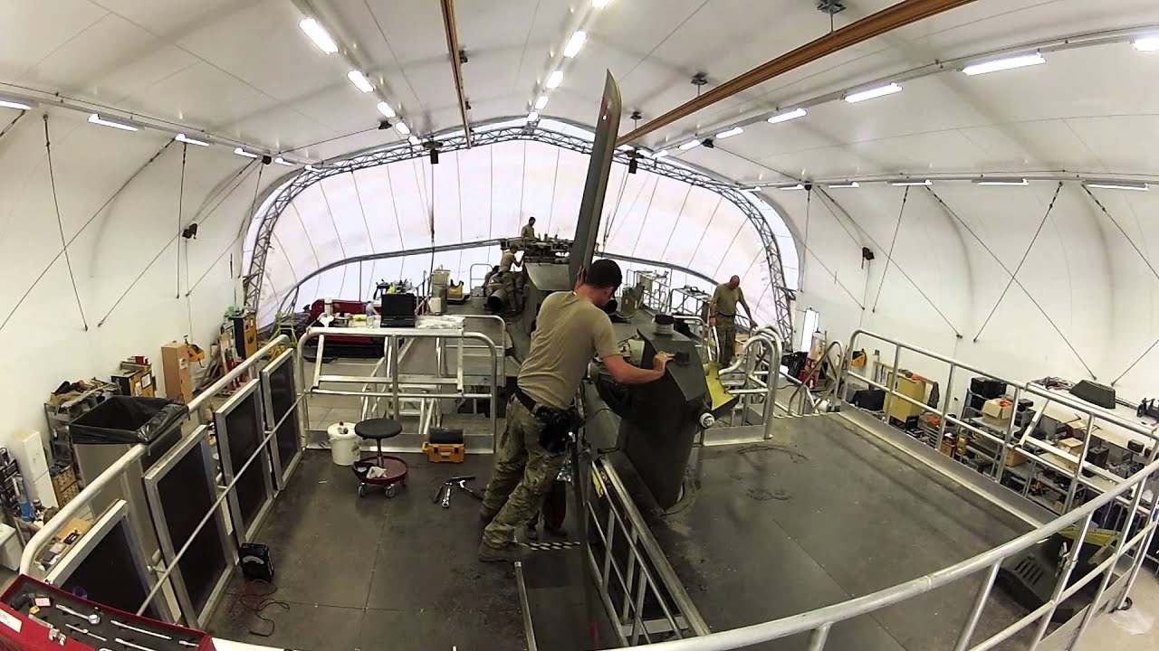 EH101 Merlin, 300 Flyvetimers eftersyn i Afghanistan - YouTube