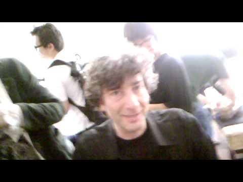 Another autograph from Neil Gaiman - YouTube