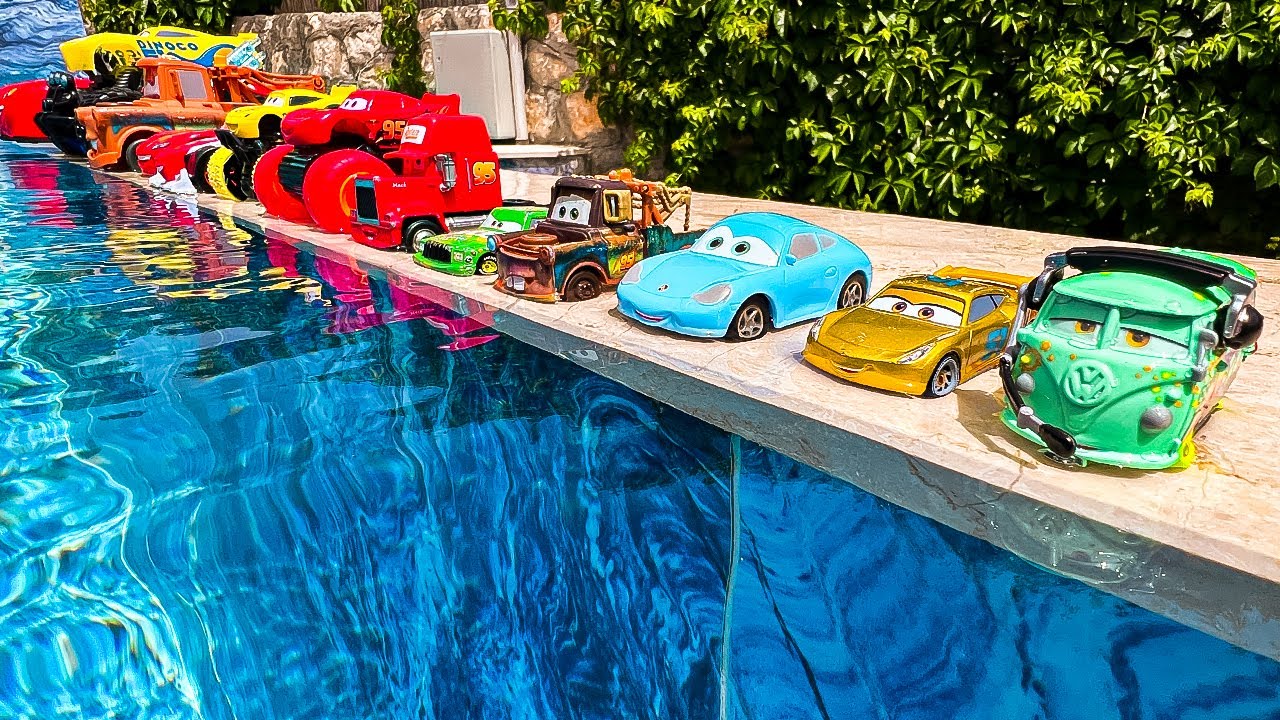 Disney Pixar Cars falling into deep pool, Lightning McQueen, Tow Mater ...