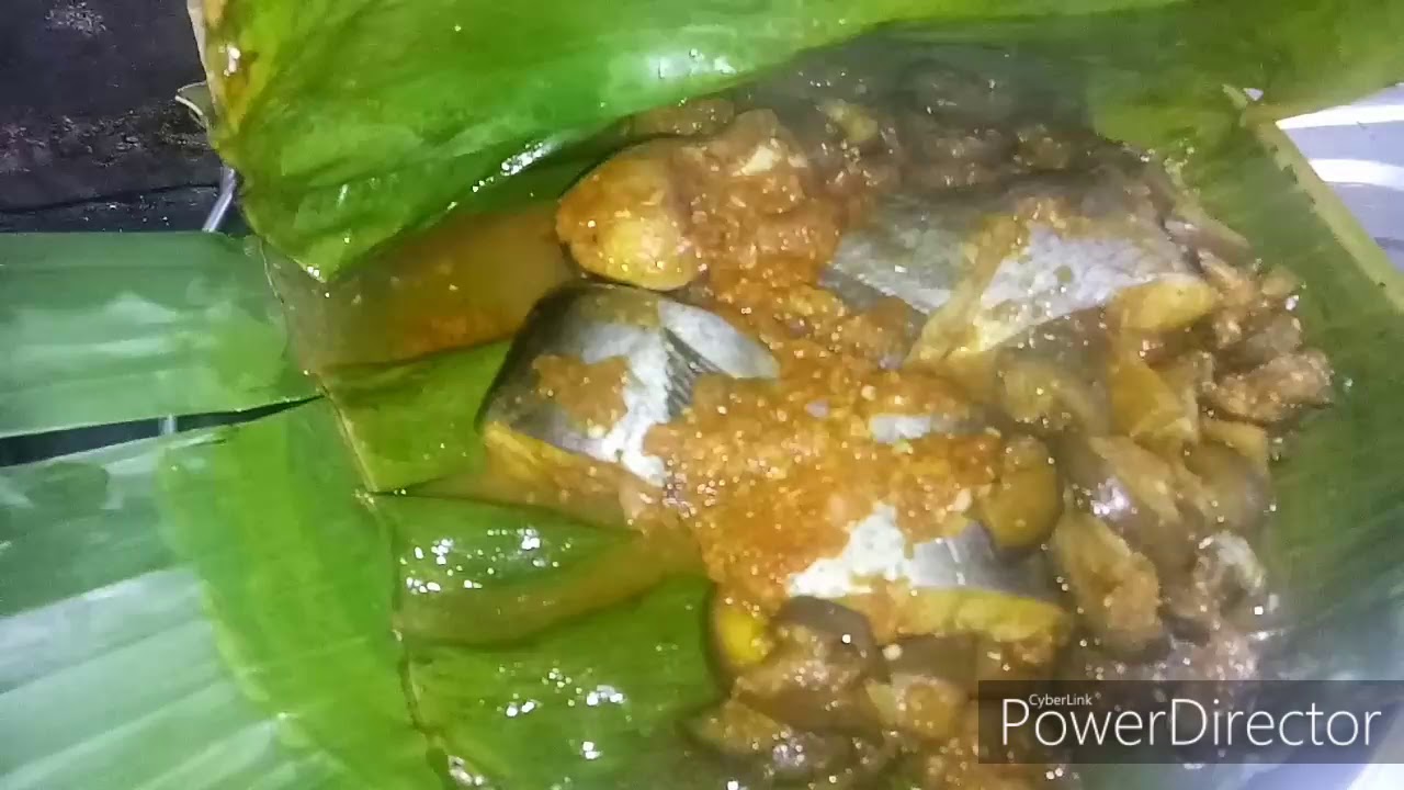 ||Fried fish on leaf||(patay vaga boal mach) home made style Bengali ...