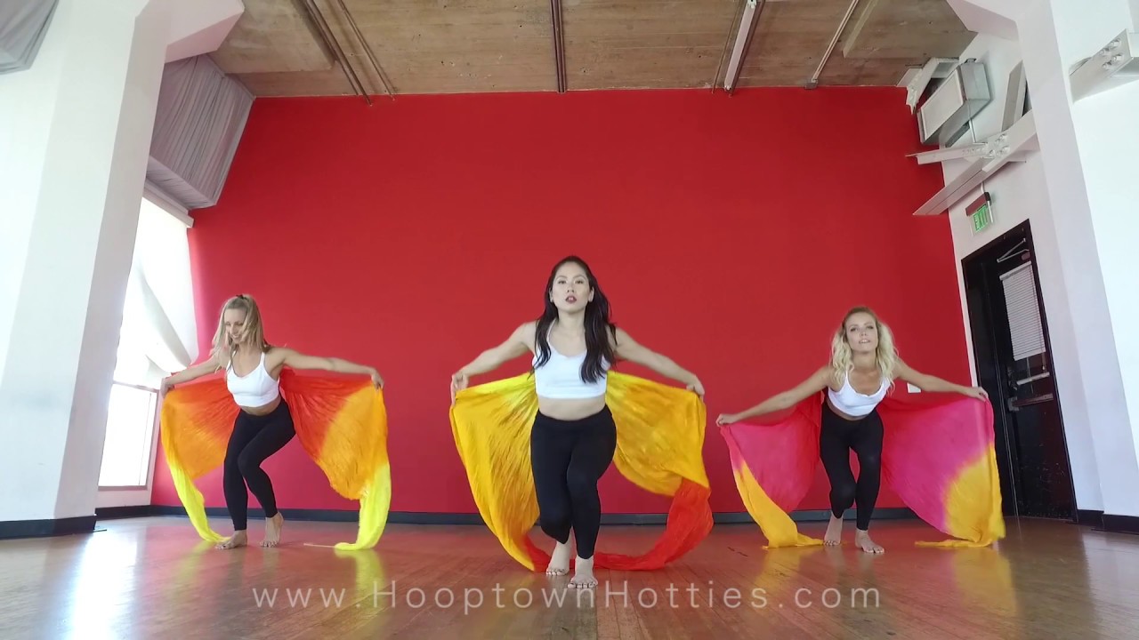 Event Entertainment : Silk Fan Act - YouTube