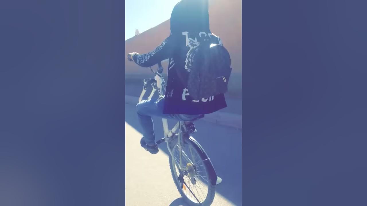 دراجة بعجلة واحدة 😯😯😏 Youtube