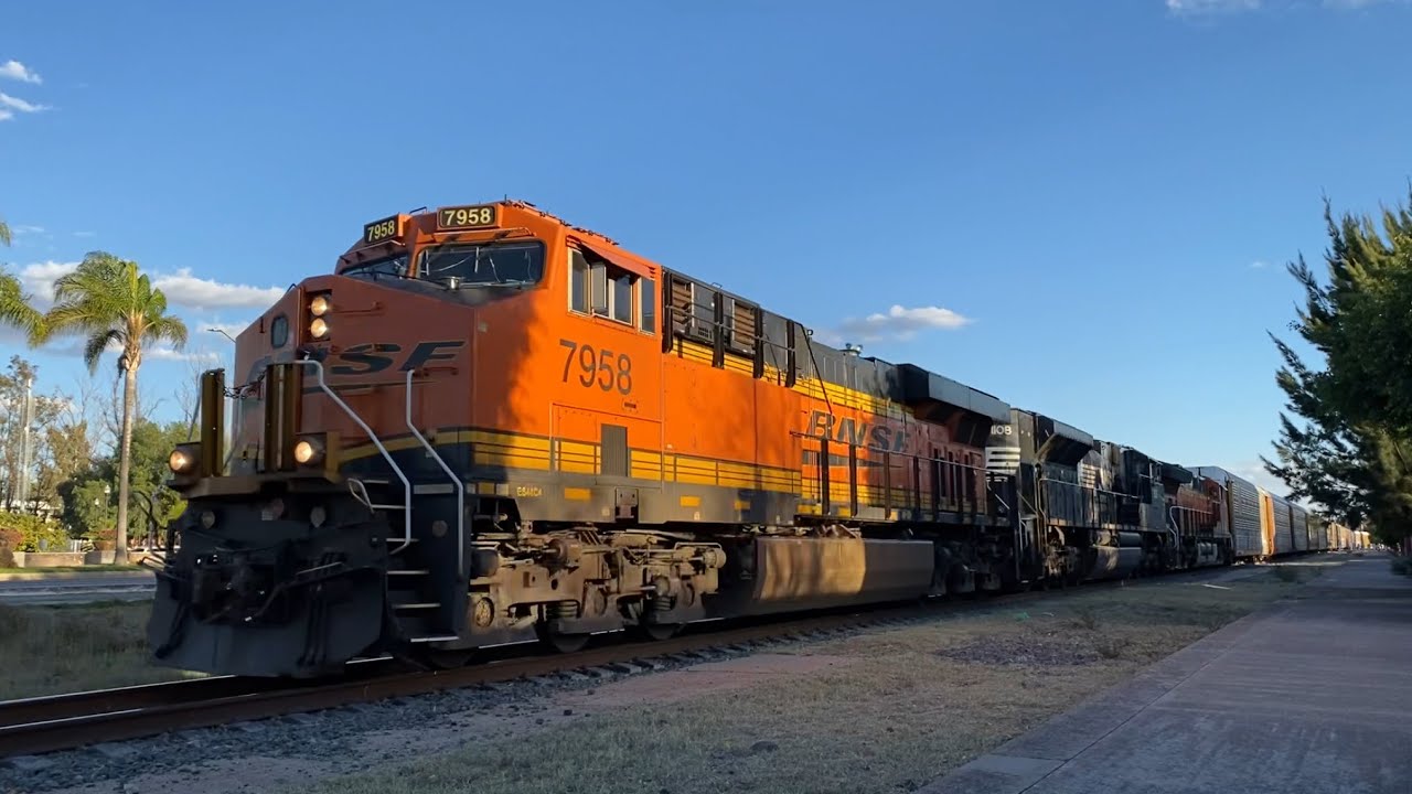 Tren Automotriz rumbo al norte AIRPN Locomotoras #7958 BNSF #1108NS #3852 BNSF - YouTube