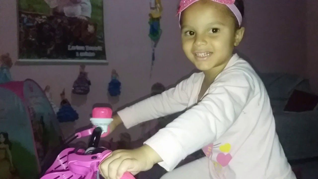 Eu Brincando 👧 Youtube