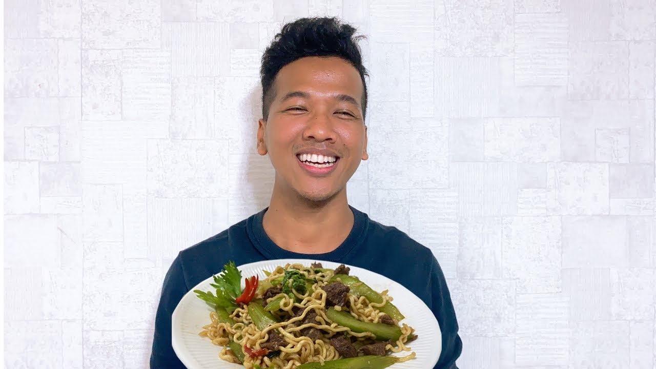 របៀបឆាមីដោយមេចុងភៅមកពី [Cambodia] អែល រស្មី | Cooked by black Cambodian ...