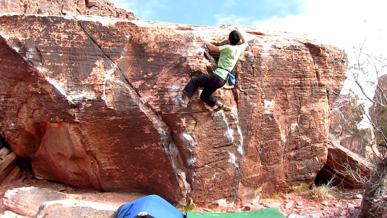 Red Rocks Bouldering: Jones'n (V4) - YouTube
