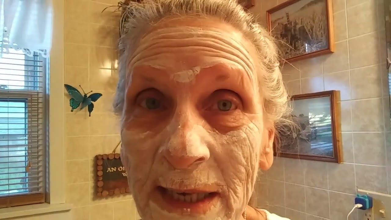 FACE SPACKLE & SHENANIGANS OF LISAKR #liplockednomore - YouTube