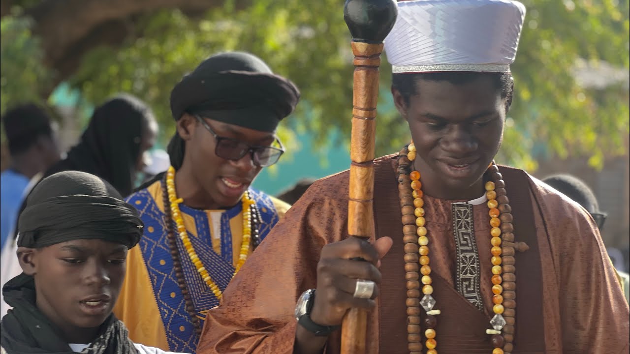 Baniko Moussa visiter village de farada! #banigo_tv_officiel - YouTube
