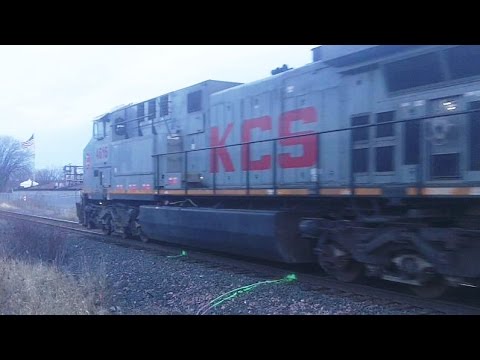 KCS 4616 w/ CSX & CP Power, Bettendorf, IA 1/1/2015 - YouTube