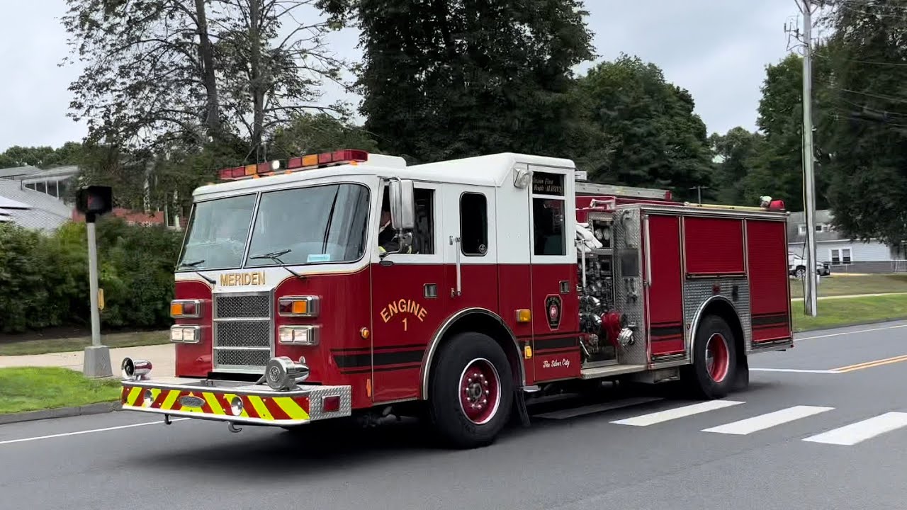 Meriden Fire Department Engine 1 responding with Q2b and Yelp! - YouTube