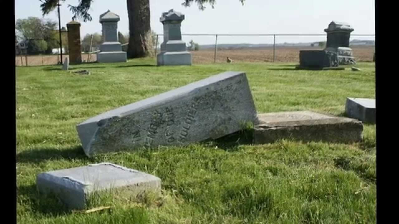 Small Town Paranormal Fights to Save Bloods Point Cemetery - YouTube