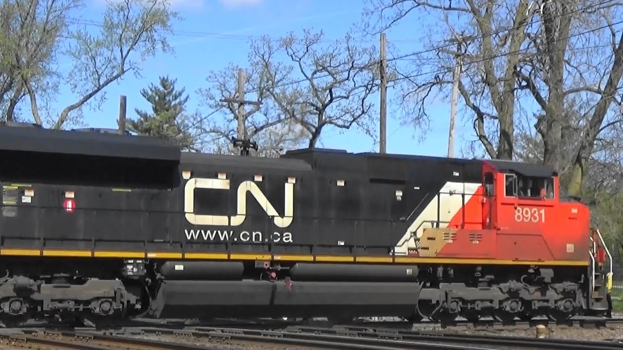 CN 8931 w/ PRLX SD75M Leads Stack Train, West Chicago, IL - YouTube