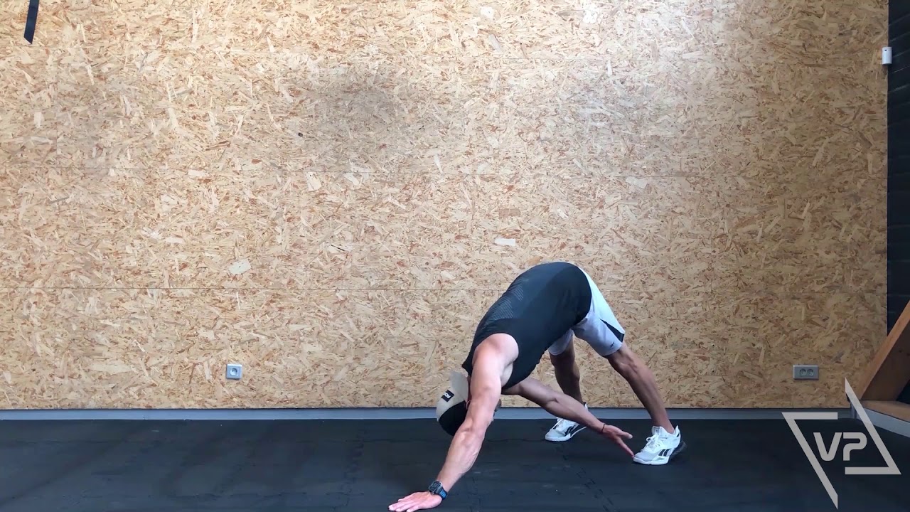 Plank Toe Touch - YouTube