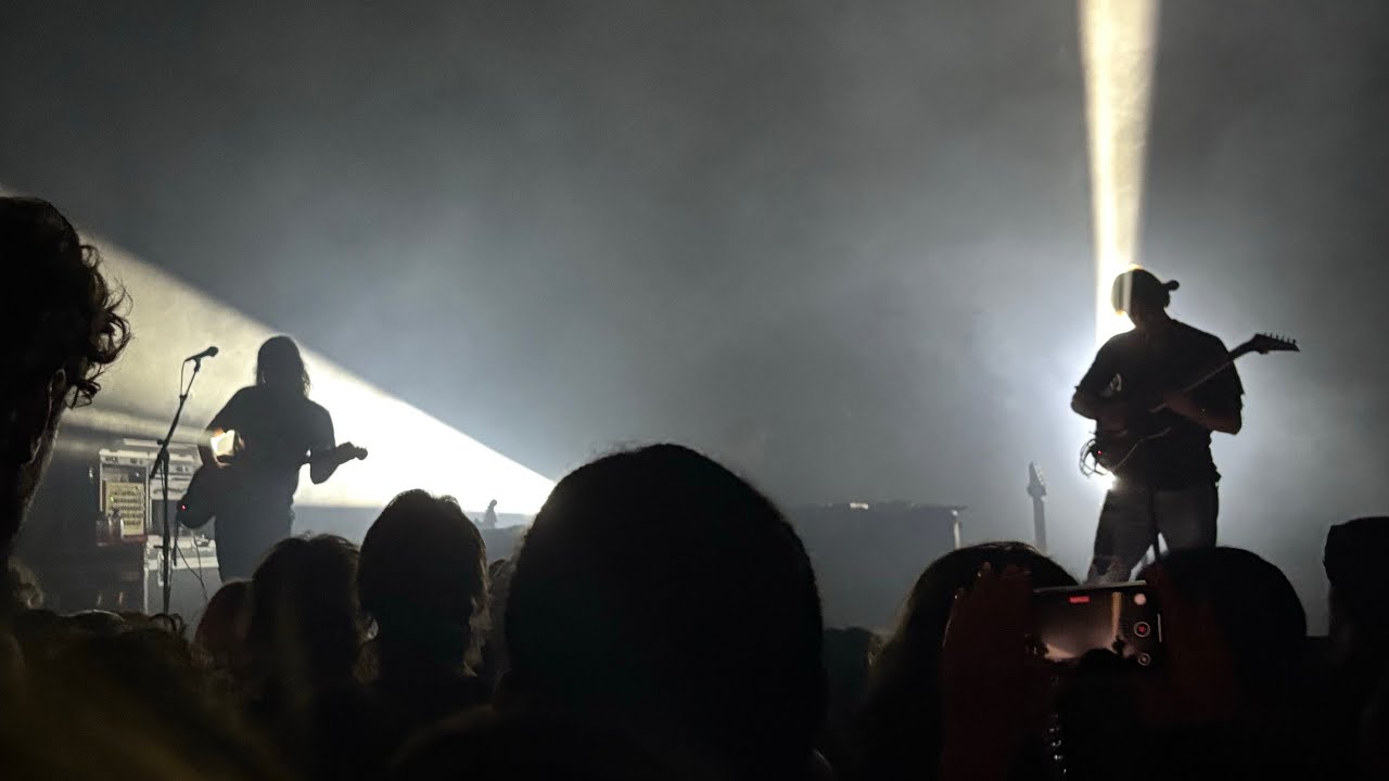 Mk.gee - Are You Looking Up - LIVE in Sydney - YouTube